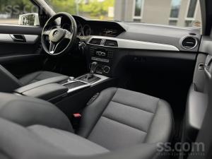 White Mercedes-Benz 250 2012 in Jurmala, with an engine capacity of 2.20 L and mileage of 277 thousand km for 6990 €, photo 8 on AUTOMOTO.COM.LV