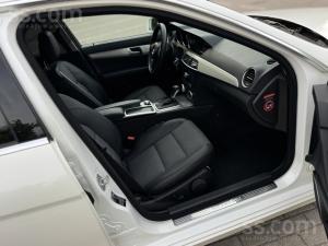 White Mercedes-Benz 250 2012 in Jurmala, with an engine capacity of 2.20 L and mileage of 277 thousand km for 6990 €, photo 10 on AUTOMOTO.COM.LV