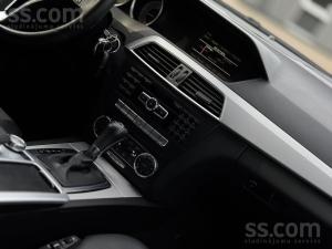 White Mercedes-Benz 250 2012 in Jurmala, with an engine capacity of 2.20 L and mileage of 277 thousand km for 6990 €, photo 15 on AUTOMOTO.COM.LV