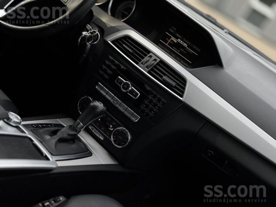 White Mercedes-Benz 250 2012 in Jurmala, with an engine capacity of 2.20 L and mileage of 277 thousand km for 6990 €, photo 15 on AUTOMOTO.COM.LV