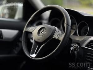 White Mercedes-Benz 250 2012 in Jurmala, with an engine capacity of 2.20 L and mileage of 277 thousand km for 6990 €, photo 16 on AUTOMOTO.COM.LV