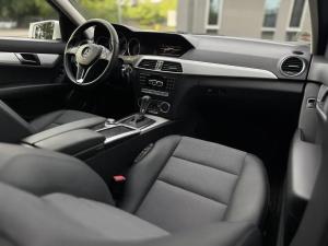 White Mercedes-Benz 250 2012 in Jurmala, with an engine capacity of 2.20 L and mileage of 277 thousand km for 6990 €, photo 8 on AUTOMOTO.COM.LV