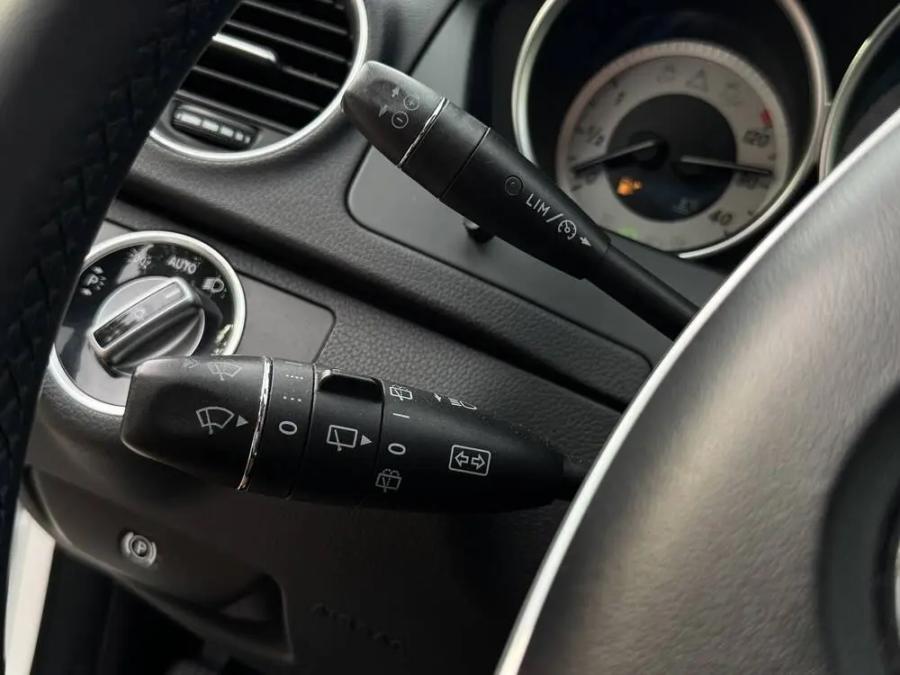 White Mercedes-Benz 250 2012 in Jurmala, with an engine capacity of 2.20 L and mileage of 277 thousand km for 6990 €, photo 17 on AUTOMOTO.COM.LV