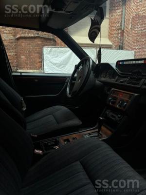 Melns Mercedes-Benz 260 1992 Rīga, ar dzinēja tilpumu 2.60 L un nobraukumu 393 tūkst. km par 2500 €, foto 6 vietnē AUTOMOTO.COM.LV