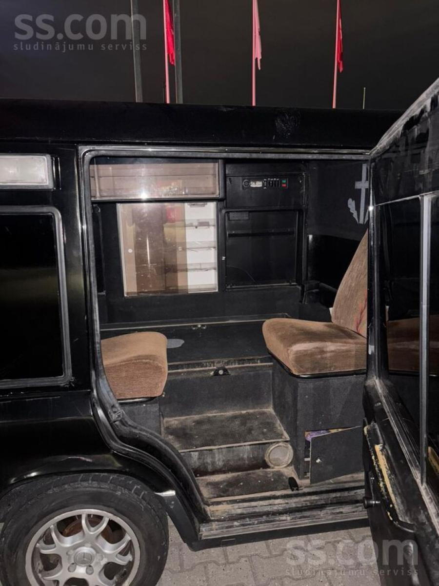 Melns Mercedes-Benz 260 1992 Rīga, ar dzinēja tilpumu 2.60 L un nobraukumu 393 tūkst. km par 2500 €, foto 7 vietnē AUTOMOTO.COM.LV
