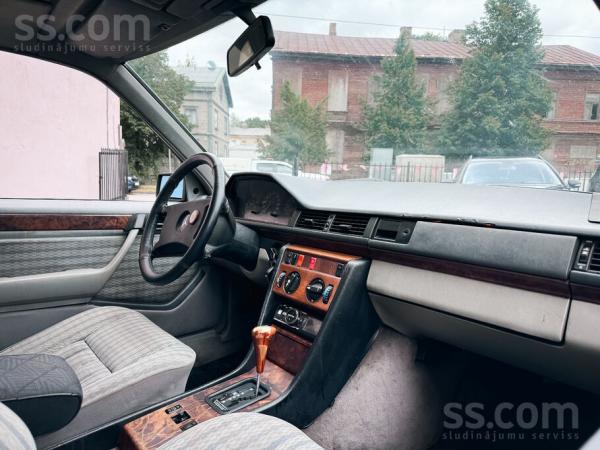 Серый Мерседес 260 1997 в Рига, объемом двигателя 2.50 л и пробегом 453 тыс. км за 2290 €, фото 10 на AUTOMOTO.COM.LV
