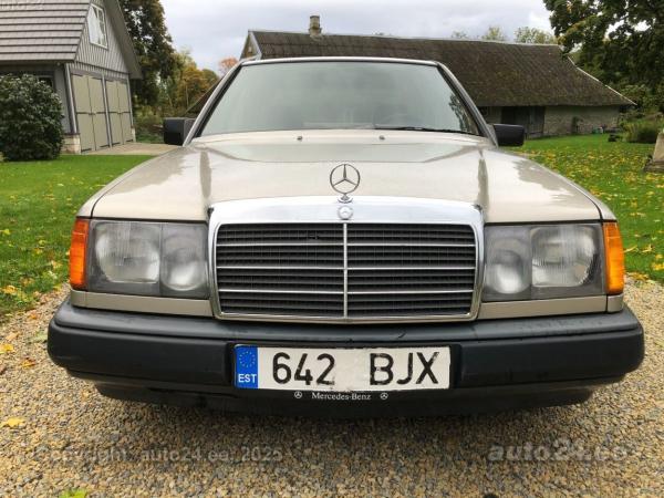Mercedes-Benz 260 1989 in Kuressaare, with an engine capacity of 2.50 L and mileage of 364 thousand km for 2400 €, photo 11 on AUTOMOTO.COM.LV