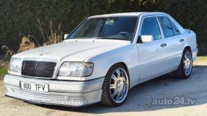 Balts Mercedes-Benz 260 1992 Tallina, ar dzinēja tilpumu 2.60 L un nobraukumu 0 tūkst. km par 5900 €, foto  vietnē AUTOMOTO.COM.LV