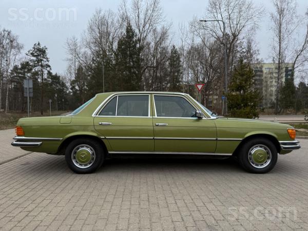 Green Mercedes-Benz 280 1977 in Liepaja, with an engine capacity of 2.80 L and mileage of 119 thousand km for 14900 €, photo 8 on AUTOMOTO.COM.LV