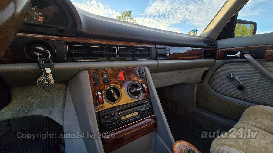 Pelēks Mercedes-Benz 280 1984 Tallina, ar dzinēja tilpumu 2.70 L un nobraukumu 280 tūkst. km par 5600 €, foto 12 vietnē AUTOMOTO.COM.LV