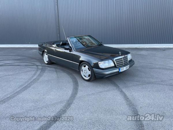 Black Mercedes-Benz 300 1993 in Tallinn, with an engine capacity of 3.00 L and mileage of 135 thousand km for 22900 €, photo 1 on AUTOMOTO.COM.LV