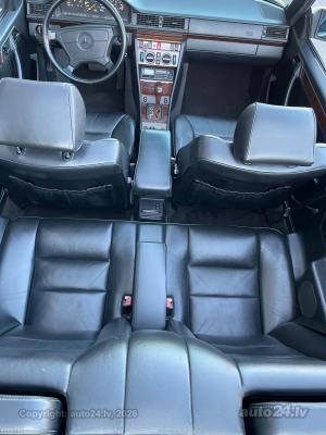 Black Mercedes-Benz 300 1993 in Tallinn, with an engine capacity of 3.00 L and mileage of 135 thousand km for 22900 €, photo 10 on AUTOMOTO.COM.LV