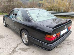 Black Mercedes-Benz 300 1989 in Riga, with an engine capacity of 3.00 L and mileage of 393 thousand km for 15000 €, photo 3 on AUTOMOTO.COM.LV