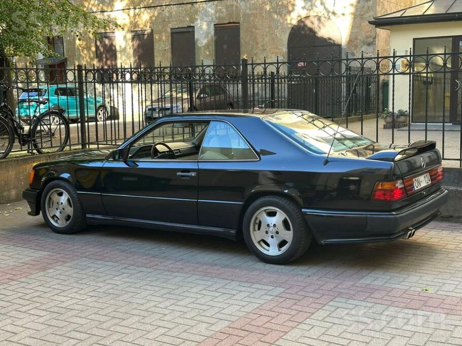 Melns Mercedes-Benz 300 1989 Rīga, ar dzinēja tilpumu 3.00 L un nobraukumu 396 tūkst. km par 11900 €, foto 3 vietnē AUTOMOTO.COM.LV