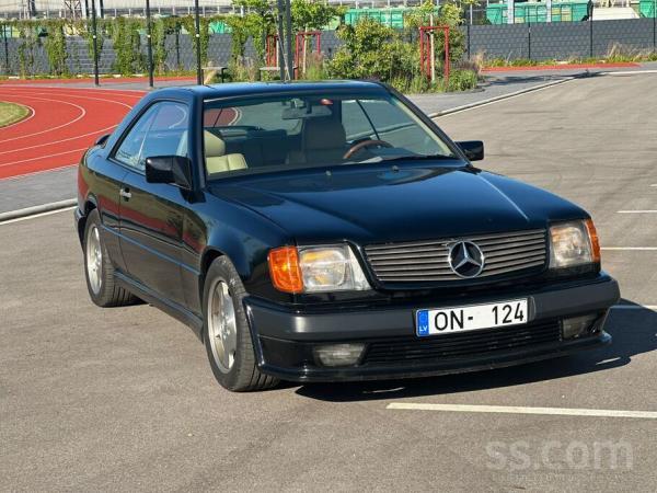 Black Mercedes-Benz 300 1989 in Riga, with an engine capacity of 3.00 L and mileage of 396 thousand km for 11900 €, photo 5 on AUTOMOTO.COM.LV