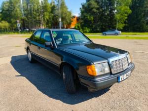 Melns Mercedes-Benz 300 1988 Rīga, ar dzinēja tilpumu 3.00 L un nobraukumu 380 tūkst. km par 7000 €, foto  vietnē AUTOMOTO.COM.LV