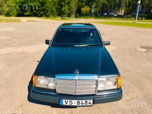 Черный Мерседес 300 1988 в Рига, объемом двигателя 3.00 л и пробегом 380 тыс. км за 7000 €, фото 3 на AUTOMOTO.COM.LV