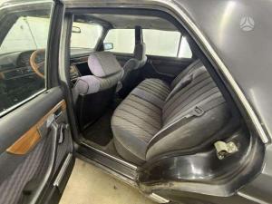 Melns Mercedes-Benz 300 1988 Alīta, ar dzinēja tilpumu 3.00 L un nobraukumu 480 tūkst. km par 3200 €, foto 6 vietnē AUTOMOTO.COM.LV