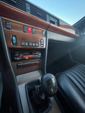 Black Mercedes-Benz 300 1988 in Tallinn, with an engine capacity of 3.00 L and mileage of 382 thousand km for 9999 €, photo 15 on AUTOMOTO.COM.LV
