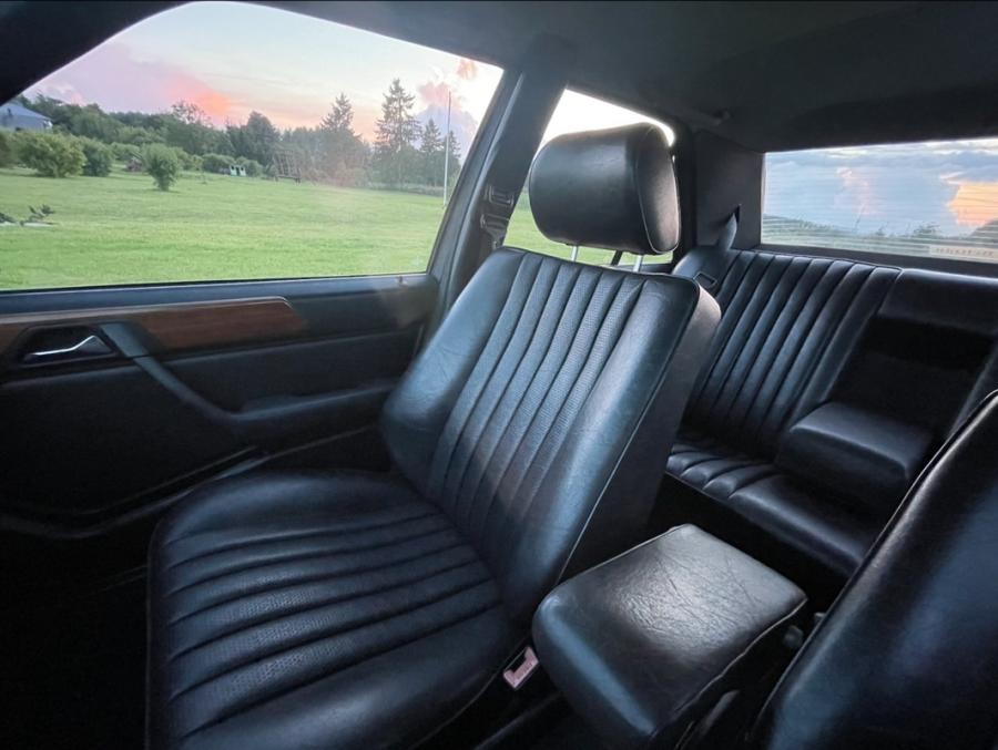 Black Mercedes-Benz 300 1988 in Tallinn, with an engine capacity of 3.00 L and mileage of 382 thousand km for 9999 €, photo 28 on AUTOMOTO.COM.LV