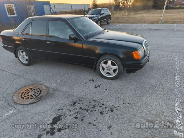 Black Mercedes-Benz 300 1991 in Tallinn, with an engine capacity of 3.00 L and mileage of 0 thousand km for 3200 €, photo 3 on AUTOMOTO.COM.LV
