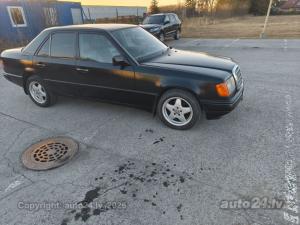 Black Mercedes-Benz 300 1991 in Tallinn, with an engine capacity of 3.00 L and mileage of 0 thousand km for 3200 €, photo 3 on AUTOMOTO.COM.LV