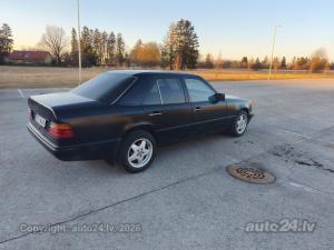 Black Mercedes-Benz 300 1991 in Tallinn, with an engine capacity of 3.00 L and mileage of 0 thousand km for 3200 €, photo 6 on AUTOMOTO.COM.LV