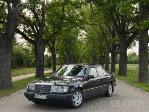 Melns Mercedes-Benz 300 1992 Valmiera, ar dzinēja tilpumu 3.00 L un nobraukumu 0 tūkst. km par 2500 €, foto  vietnē AUTOMOTO.COM.LV