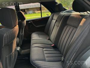 Melns Mercedes-Benz 300 1992 Valmiera, ar dzinēja tilpumu 3.00 L un nobraukumu 0 tūkst. km par 2500 €, foto 6 vietnē AUTOMOTO.COM.LV