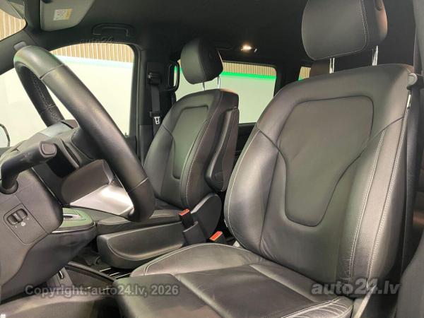 Melns Mercedes-Benz 300 2024 Tallina, ar dzinēja tilpumu 1.95 L un nobraukumu 55 tūkst. km par 89900 €, foto 7 vietnē AUTOMOTO.COM.LV