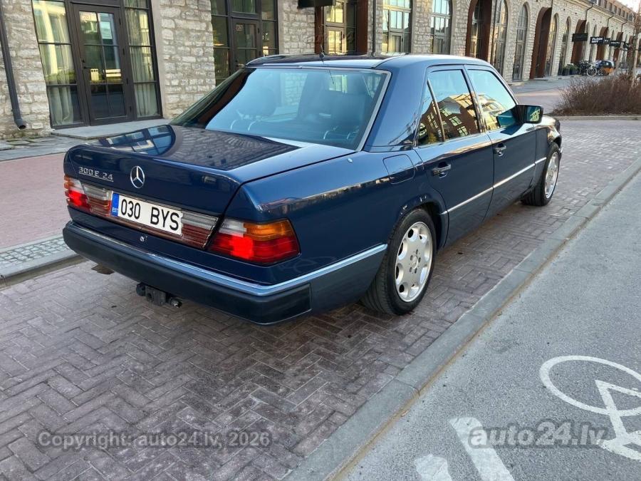 Синий Мерседес 300 1989 в Таллин, объемом двигателя 3.00 л и пробегом 310 тыс. км за 14999 €, фото 5 на AUTOMOTO.COM.LV
