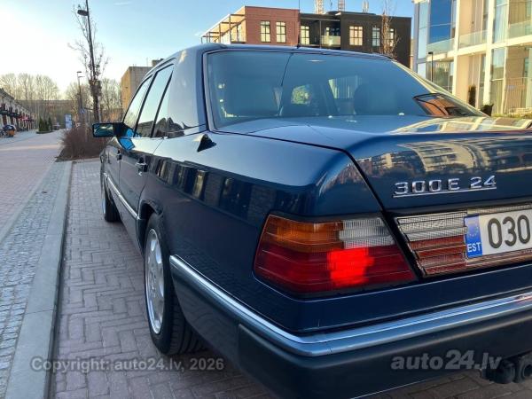 Синий Мерседес 300 1989 в Таллин, объемом двигателя 3.00 л и пробегом 310 тыс. км за 14999 €, фото 7 на AUTOMOTO.COM.LV