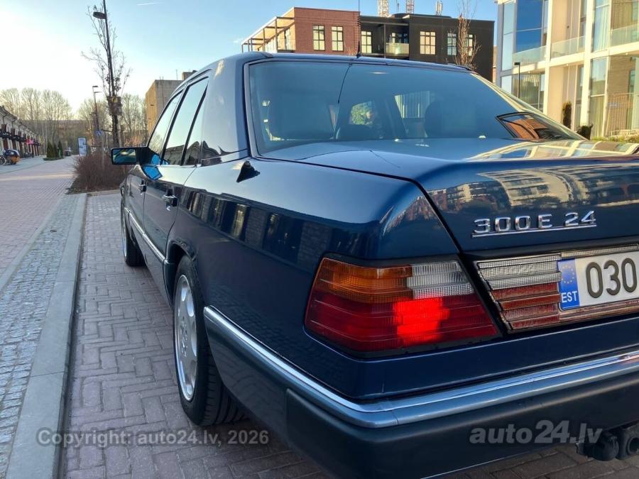 Синий Мерседес 300 1989 в Таллин, объемом двигателя 3.00 л и пробегом 310 тыс. км за 14999 €, фото 8 на AUTOMOTO.COM.LV