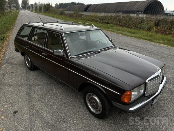 Brown Mercedes-Benz 300 1981 in Riga, with an engine capacity of 3.00 L and mileage of 471 thousand km for 6600 €, photo 1 on AUTOMOTO.COM.LV