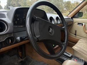 Brown Mercedes-Benz 300 1981 in Riga, with an engine capacity of 3.00 L and mileage of 471 thousand km for 6600 €, photo 9 on AUTOMOTO.COM.LV