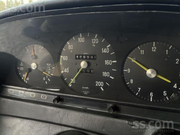 Brown Mercedes-Benz 300 1981 in Riga, with an engine capacity of 3.00 L and mileage of 471 thousand km for 6600 €, photo 10 on AUTOMOTO.COM.LV