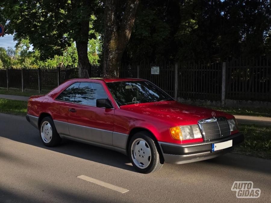 Mercedes-Benz 300 1988 in Kaunas, with an engine capacity of 3.00 L and mileage of 325 thousand km for 8500 €, photo 3 on AUTOMOTO.COM.LV