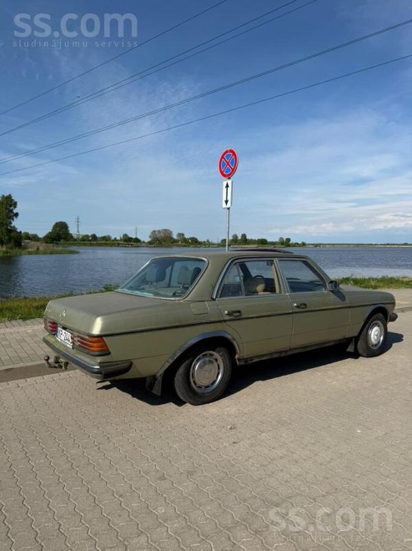 Zaļš Mercedes-Benz 300 1981 Liepāja, ar dzinēja tilpumu 1.80 L un nobraukumu 450 tūkst. km par 2250 €, foto 2 vietnē AUTOMOTO.COM.LV