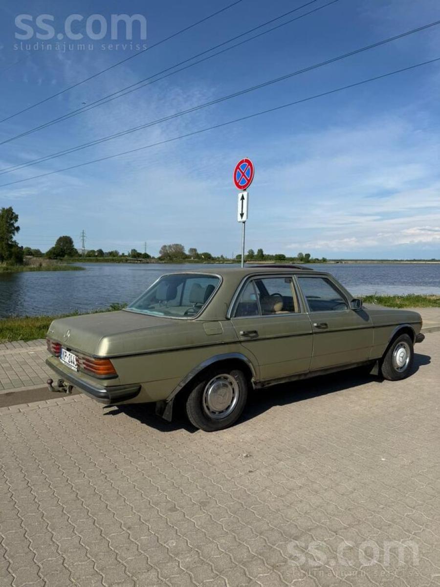 Zaļš Mercedes-Benz 300 1981 Liepāja, ar dzinēja tilpumu 1.80 L un nobraukumu 450 tūkst. km par 2250 €, foto 1 vietnē AUTOMOTO.COM.LV