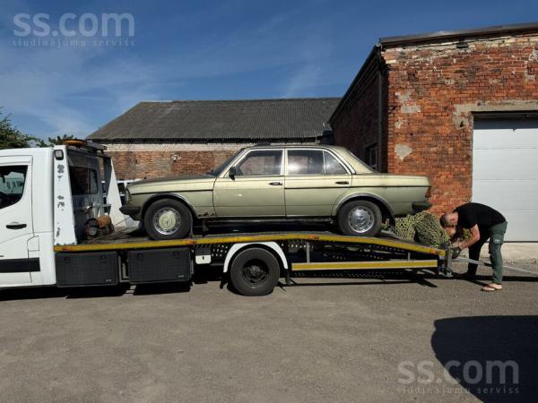 Zaļš Mercedes-Benz 300 1981 Liepāja, ar dzinēja tilpumu 1.80 L un nobraukumu 450 tūkst. km par 2250 €, foto 4 vietnē AUTOMOTO.COM.LV
