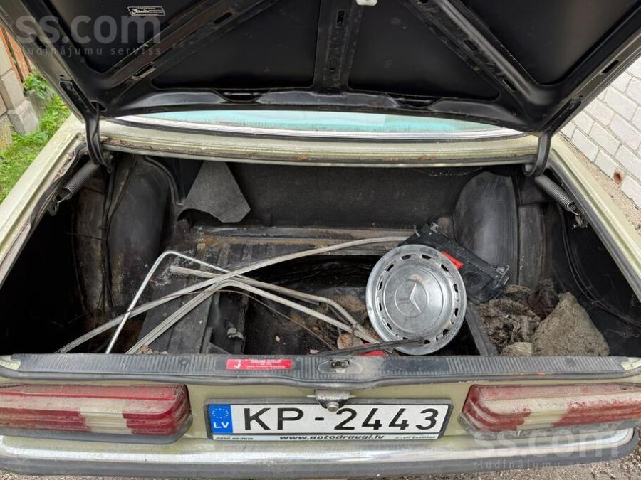 Zaļš Mercedes-Benz 300 1981 Liepāja, ar dzinēja tilpumu 3.00 L un nobraukumu 429 tūkst. km par 3000 €, foto 7 vietnē AUTOMOTO.COM.LV