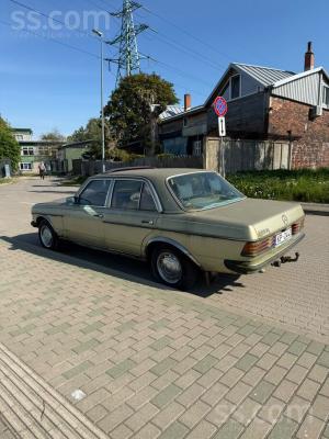 Zaļš Mercedes-Benz 300 1981 Liepāja, ar dzinēja tilpumu 3.00 L un nobraukumu 429 tūkst. km par 3000 €, foto 21 vietnē AUTOMOTO.COM.LV