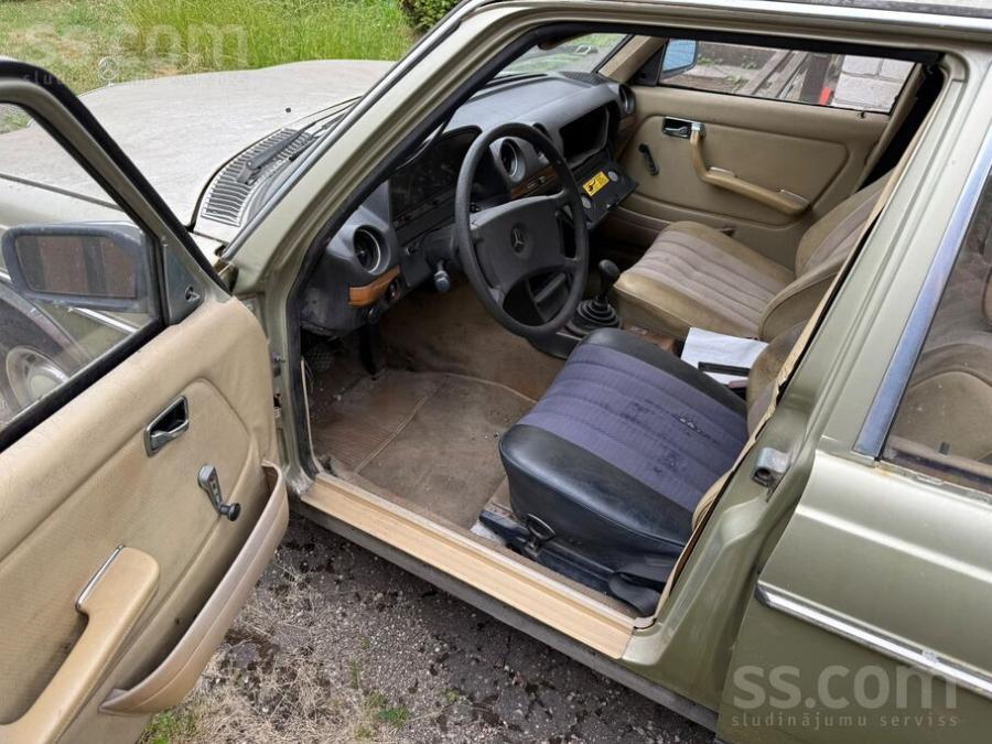 Zaļš Mercedes-Benz 300 1981 Liepāja, ar dzinēja tilpumu 3.00 L un nobraukumu 456 tūkst. km par 1400 €, foto 3 vietnē AUTOMOTO.COM.LV