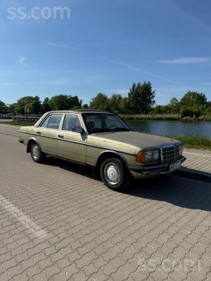 Zaļš Mercedes-Benz 300 1981 Liepāja, ar dzinēja tilpumu 3.00 L un nobraukumu 456 tūkst. km par 1400 €, foto 14 vietnē AUTOMOTO.COM.LV