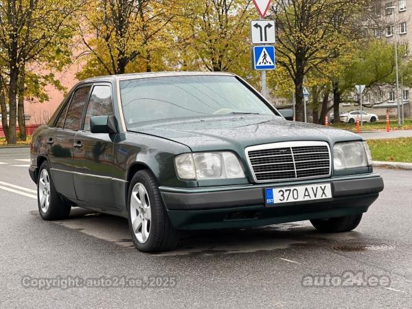 Zaļš Mercedes-Benz 300 1991 Narva, ar dzinēja tilpumu 3.00 L un nobraukumu 390 tūkst. km par 1499 €, foto 11 vietnē AUTOMOTO.COM.LV