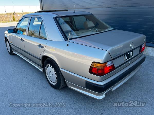 Grey Mercedes-Benz 300 1987 in Tallinn, with an engine capacity of 3.00 L and mileage of 157 thousand km for 15500 €, photo 3 on AUTOMOTO.COM.LV