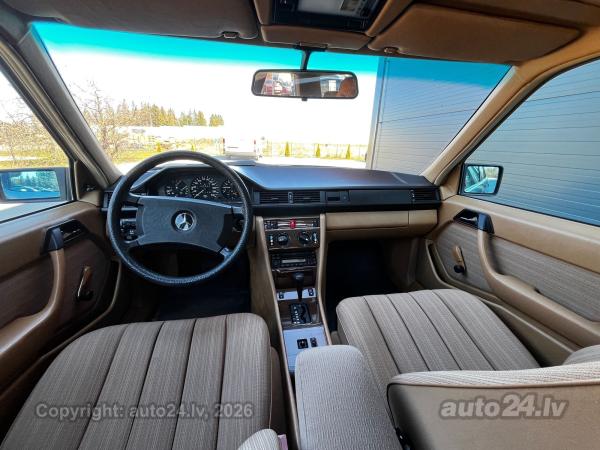 Pelēks Mercedes-Benz 300 1987 Tallina, ar dzinēja tilpumu 3.00 L un nobraukumu 157 tūkst. km par 15500 €, foto 10 vietnē AUTOMOTO.COM.LV
