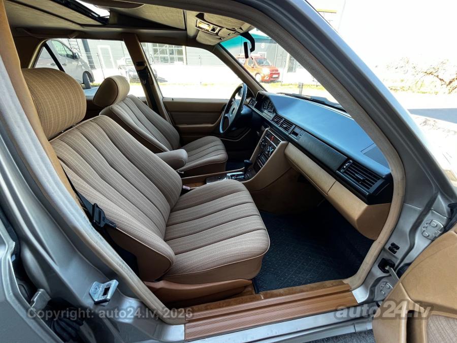 Grey Mercedes-Benz 300 1987 in Tallinn, with an engine capacity of 3.00 L and mileage of 157 thousand km for 15500 €, photo 12 on AUTOMOTO.COM.LV