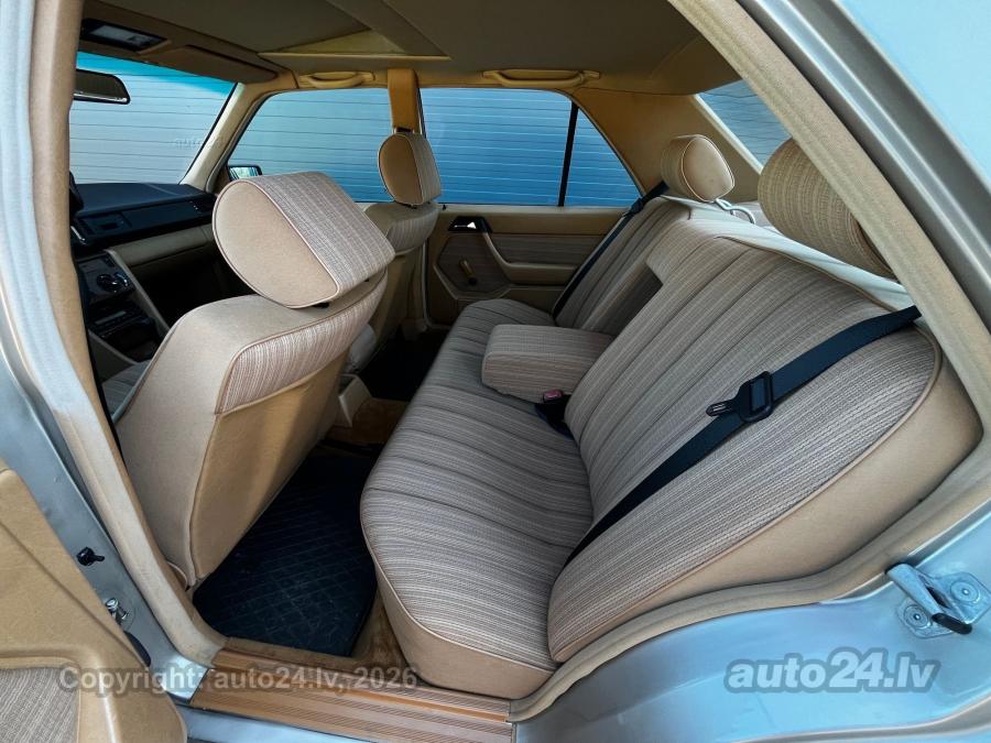 Grey Mercedes-Benz 300 1987 in Tallinn, with an engine capacity of 3.00 L and mileage of 157 thousand km for 15500 €, photo 14 on AUTOMOTO.COM.LV