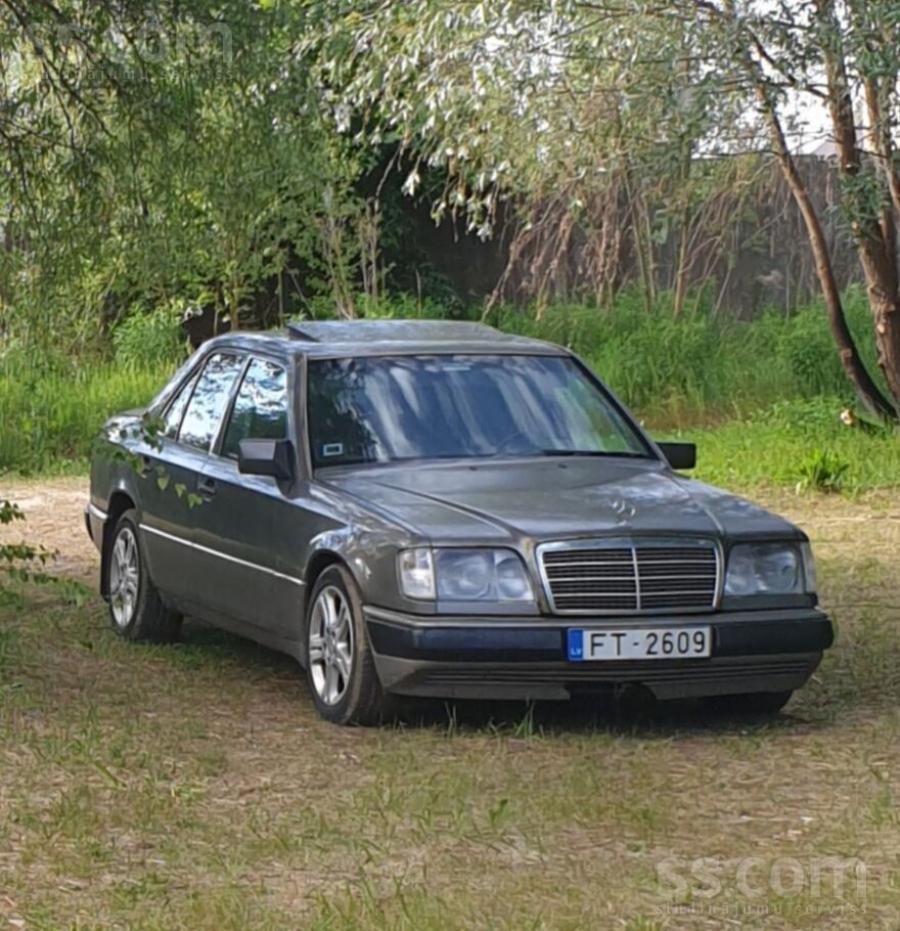 Grey Mercedes-Benz 300 1991 in Riga, with an engine capacity of 3.00 L and mileage of 395 thousand km for 2500 €, photo 1 on AUTOMOTO.COM.LV